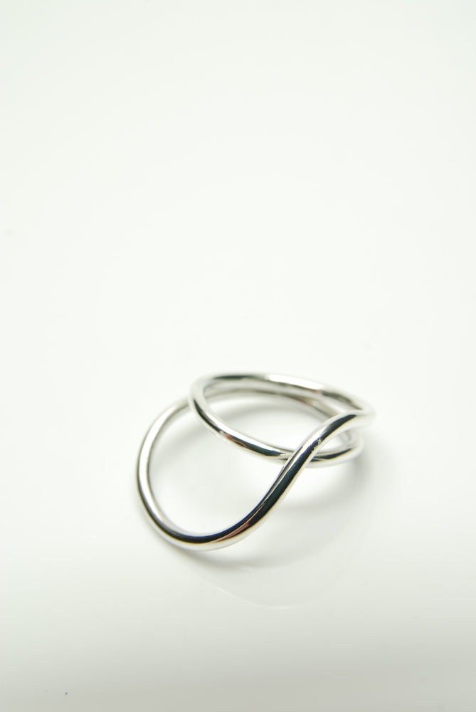 Minimal Wreathe Ring by Orr