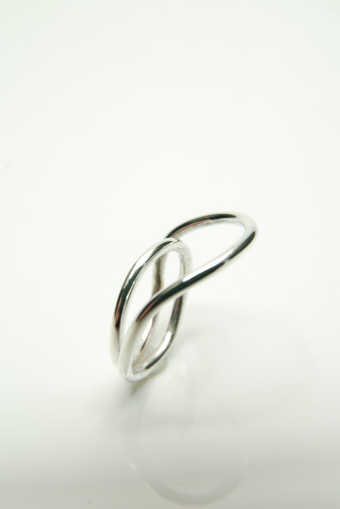 Minimal Wreathe Ring by Orr